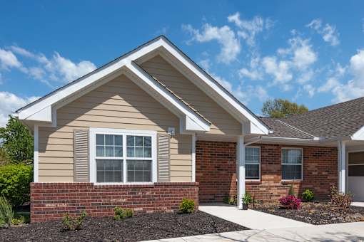 Photos and Video of Eminence Village Apartments in Eminence, KY