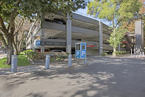 Capitol Towers & Villas| Amenities | Sacramento, CA | Weidner