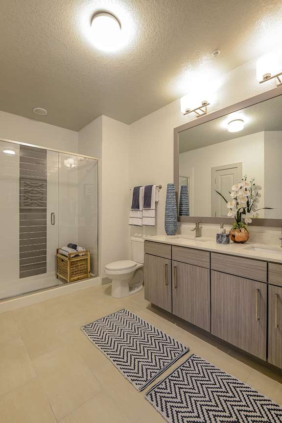 Available Apartments | ELLIOTT | Grady Square