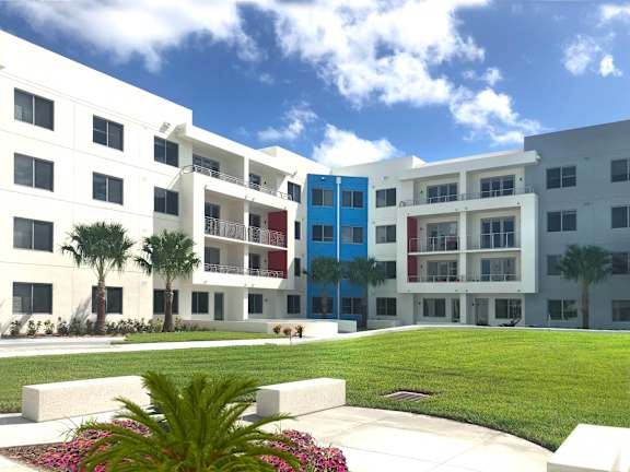 Luxury Apartments in Daytona Beach, FL| Icon One Daytona