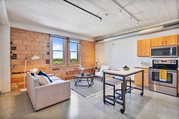 Studio, 1- & 2-Bedroom Apartments in Minneapolis | 700 Central Apartments