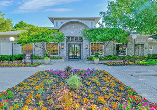 Trinity Square | Apartments in Dallas, TX