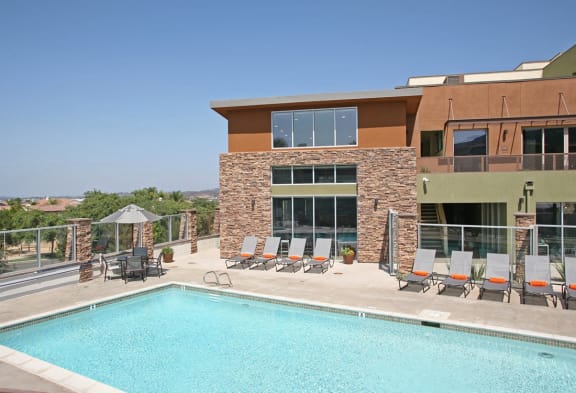 Crest 850 | Apartment and Community Amenities