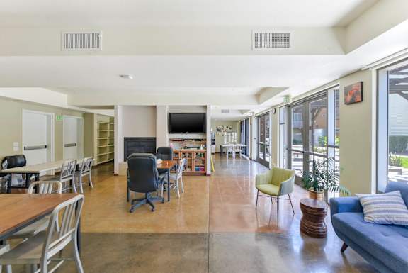 San Francisco Pet-Friendly Apartments | Crescent Cove