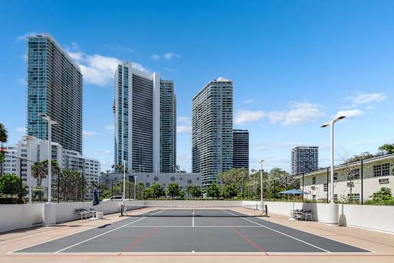 Luxury Apartments in Edgewater, Miami, FL-Live the Good Life