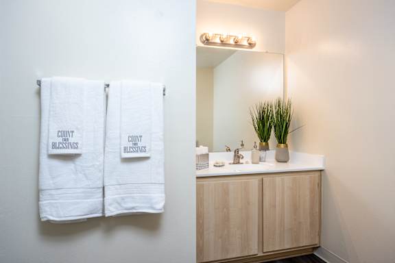 Floor Plans of Parc Ridge Apartments in Northridge, CA