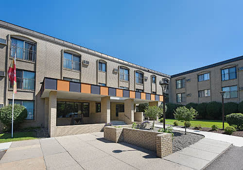 Apartments in Roseville, MN | Rosedale Estates Apartments