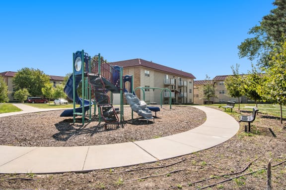 Northwest Omaha Apartments for Rent | Maple Ridge