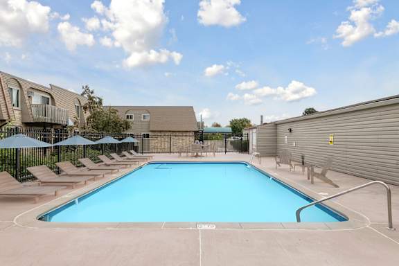 Apartments for Rent with Pools, Grills, and Updated Finishes in Eagan ...