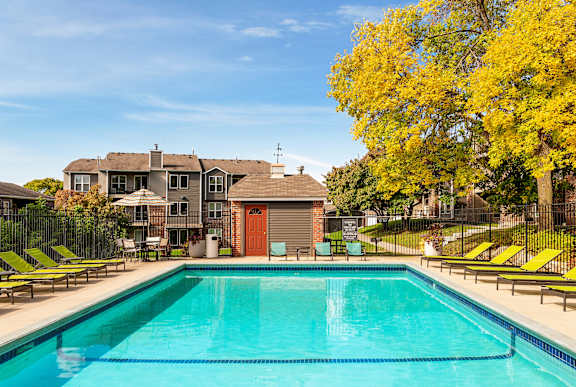 Newly Remodeled Apartments in Eden Prairie | Eden Commons