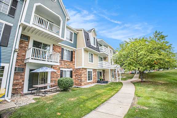 Pet-Friendly Apartments in Walker, MI | Apple Ridge Apartments