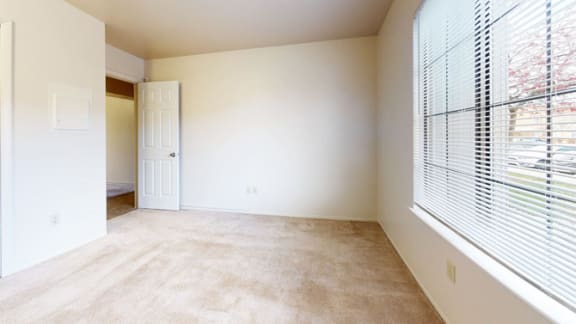 1 & 2 Bedroom Apartments in Walker, MI | Hampton Lakes Apartments