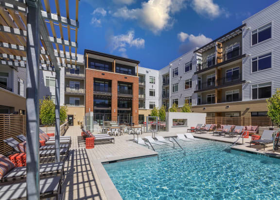 Galvan at Twinbrook Apartments | Apartment and Community Amenities