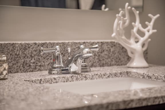 Renovated Apartments in Cincinnati | Fieldstone at Glenwood Crossing