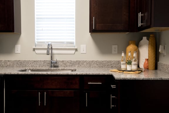 Renovated Apartments in Cincinnati | Fieldstone at Glenwood Crossing