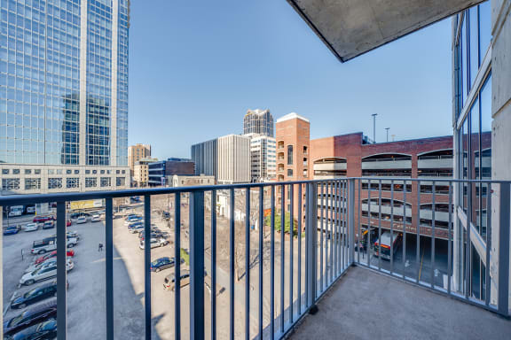 Luxury Apartment & Community Amenities | Skyhouse Raleigh