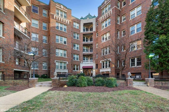 Meridian Heights | Apartments in Washington, DC