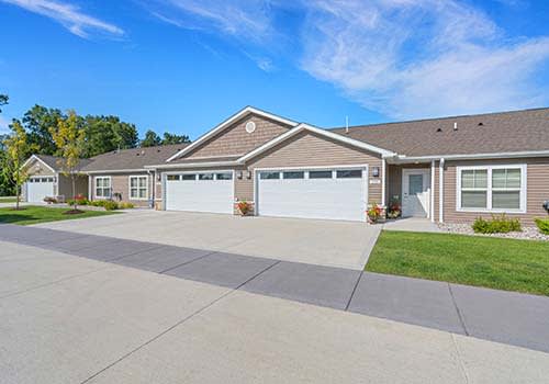 Apartments for Rent in Illinois | Redwood Apartments