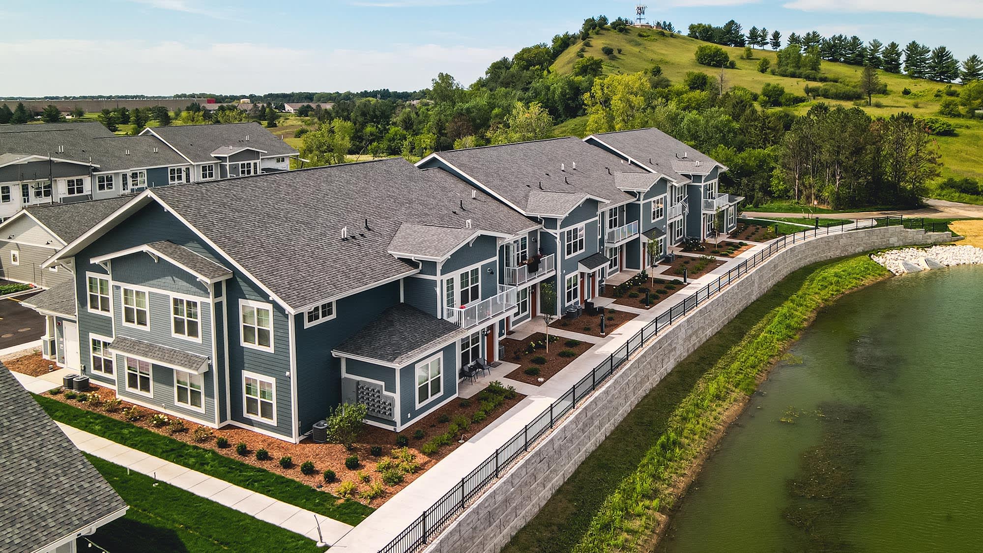 The Locklyn Apartments | Apartments in Oconomowoc, WI