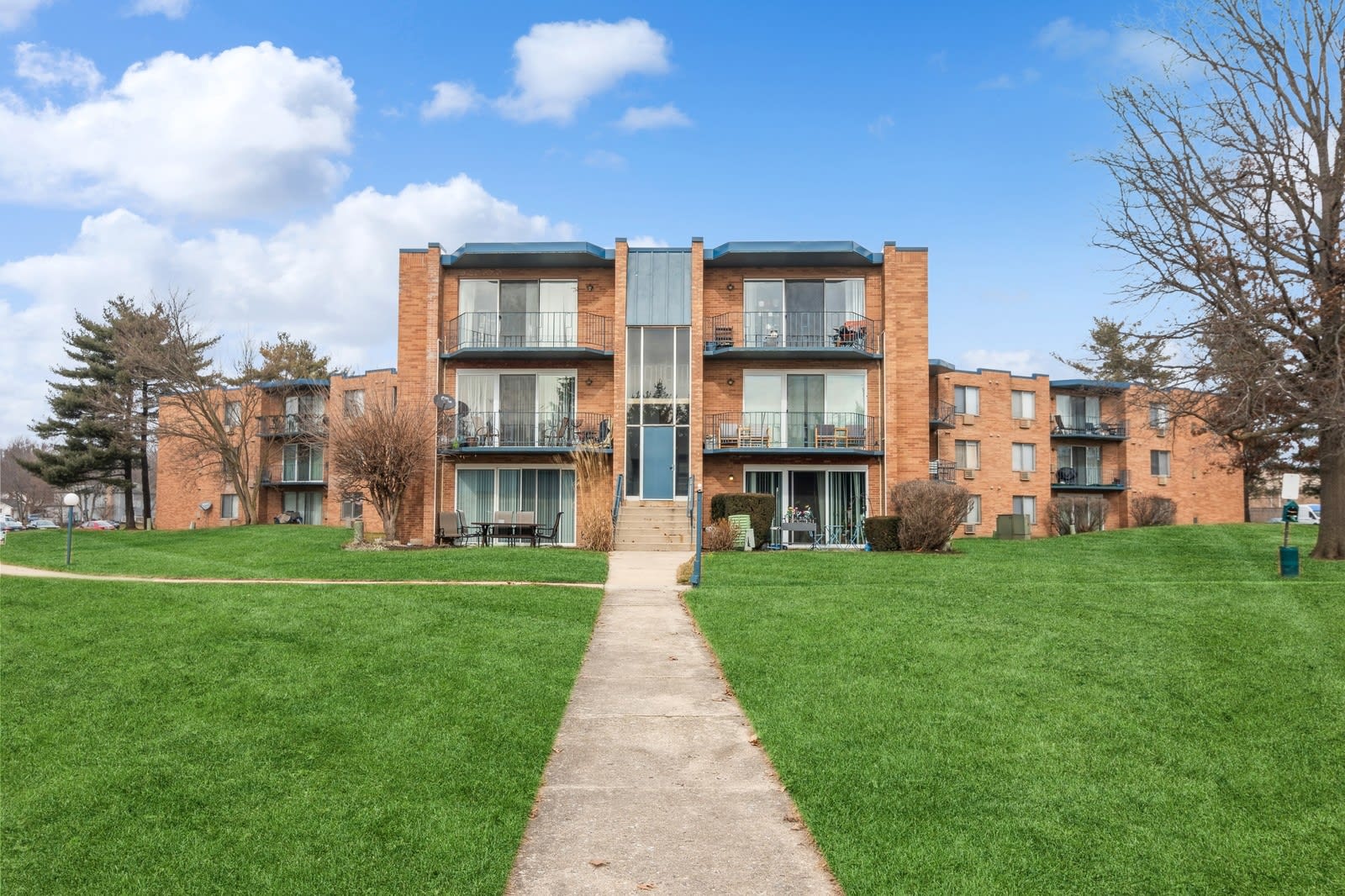 Naperville, Illinois Apartments for Rent | The Reserve on Washington