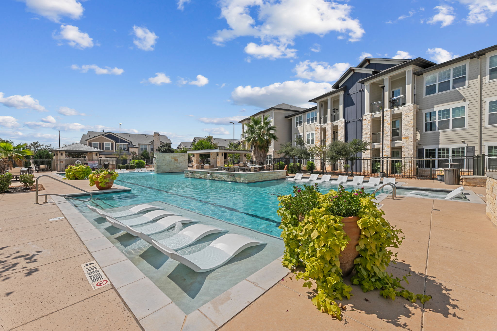 1, 2 & 3-Bedroom Apartments San Antonio | Citadel at Westpointe