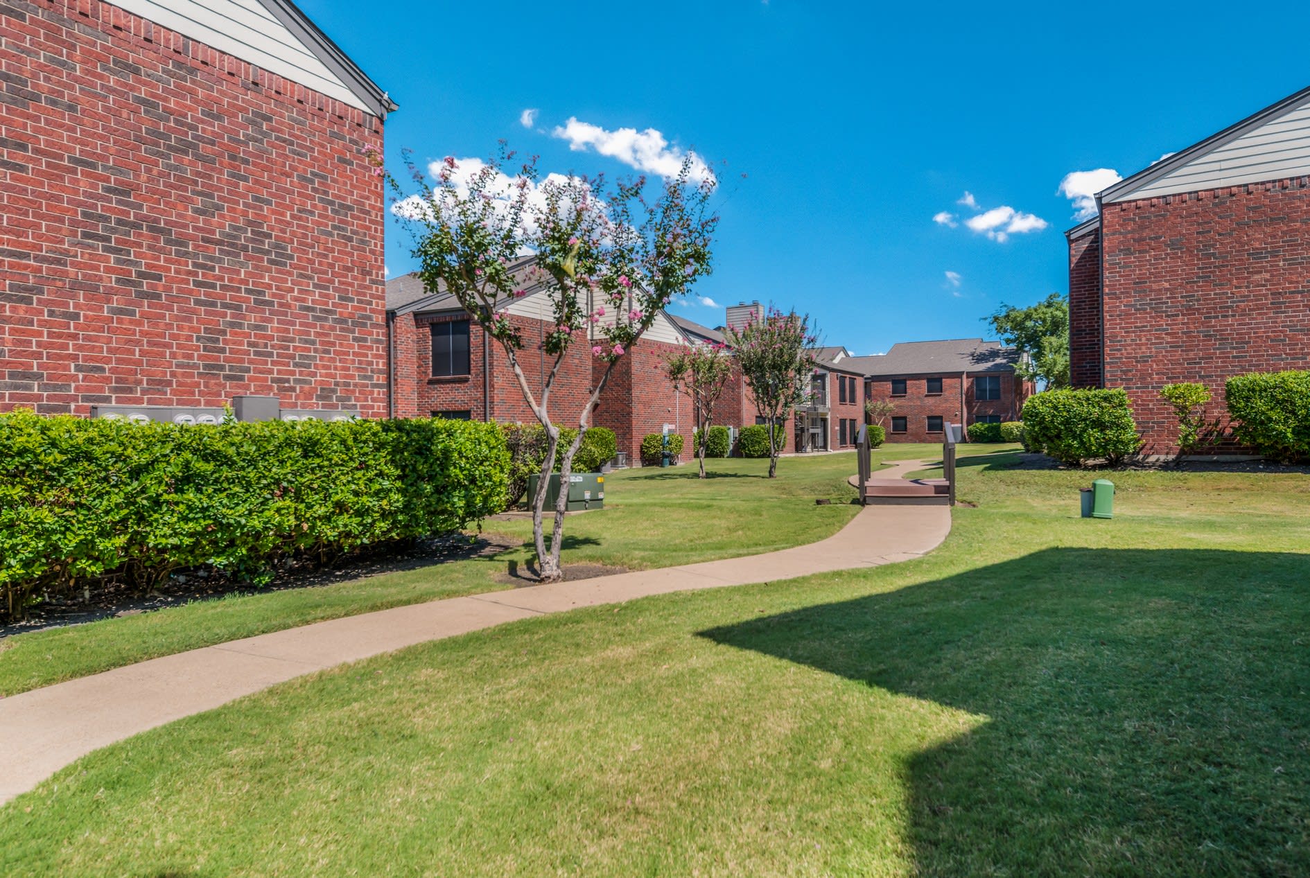 Rustic Oaks | Apartments in Wylie, TX