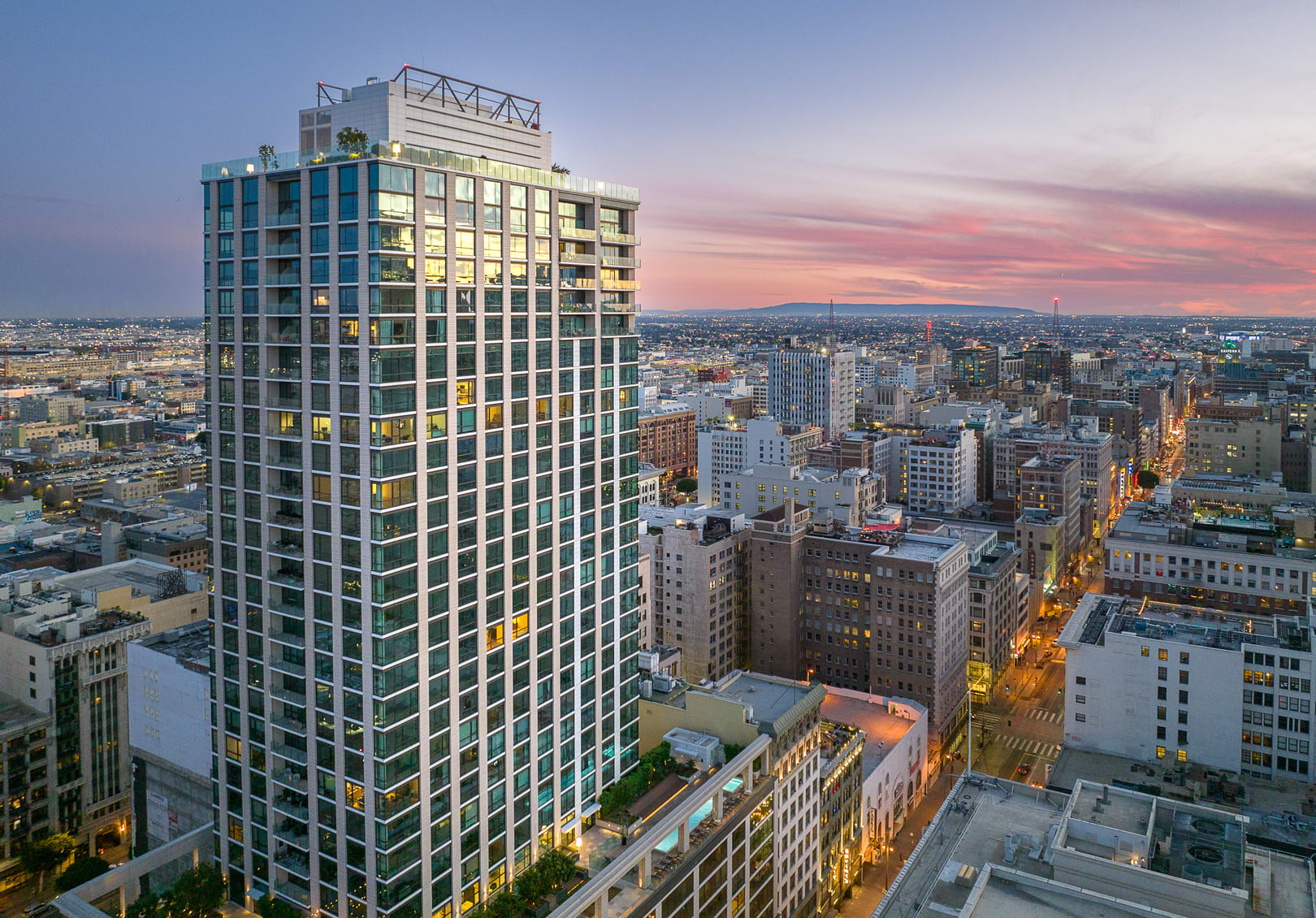 Lofts in Downtown Los Angeles, CA | Broadway Lofts | Home