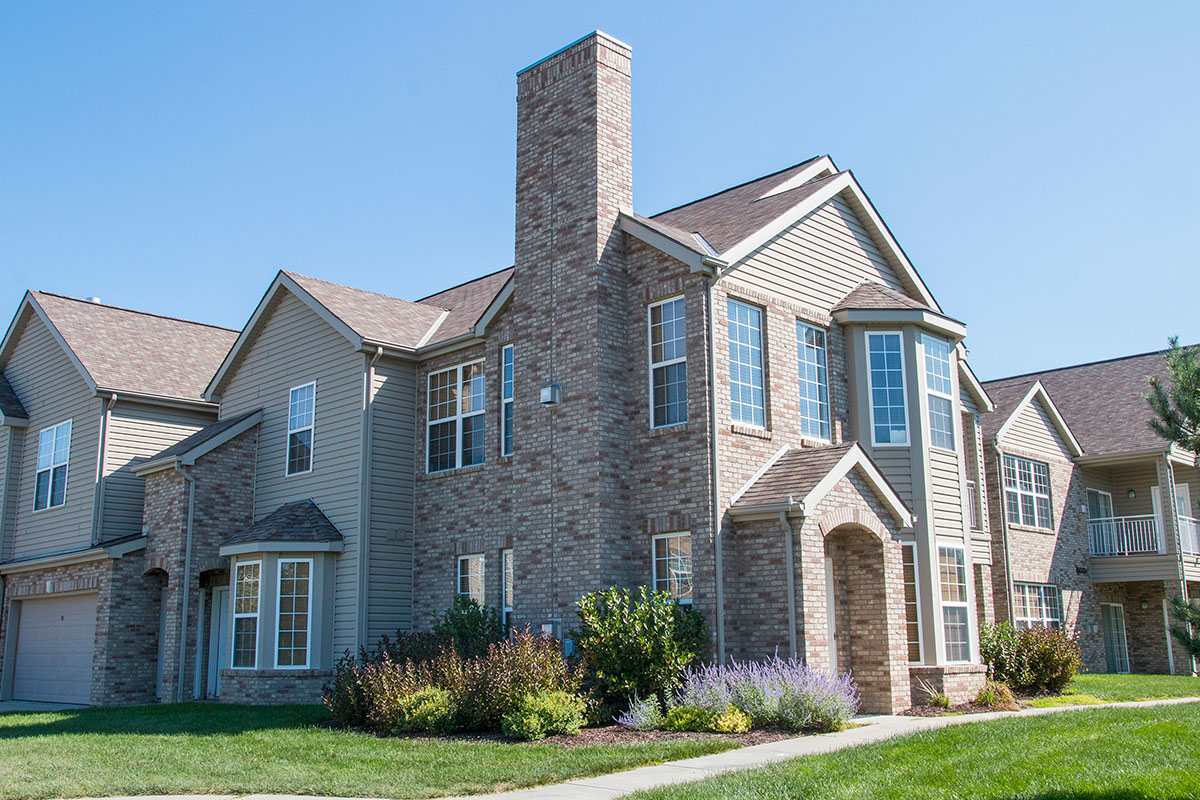 Apartments and Duplex Townhomes in South Lincoln | Stone Ridge Estates