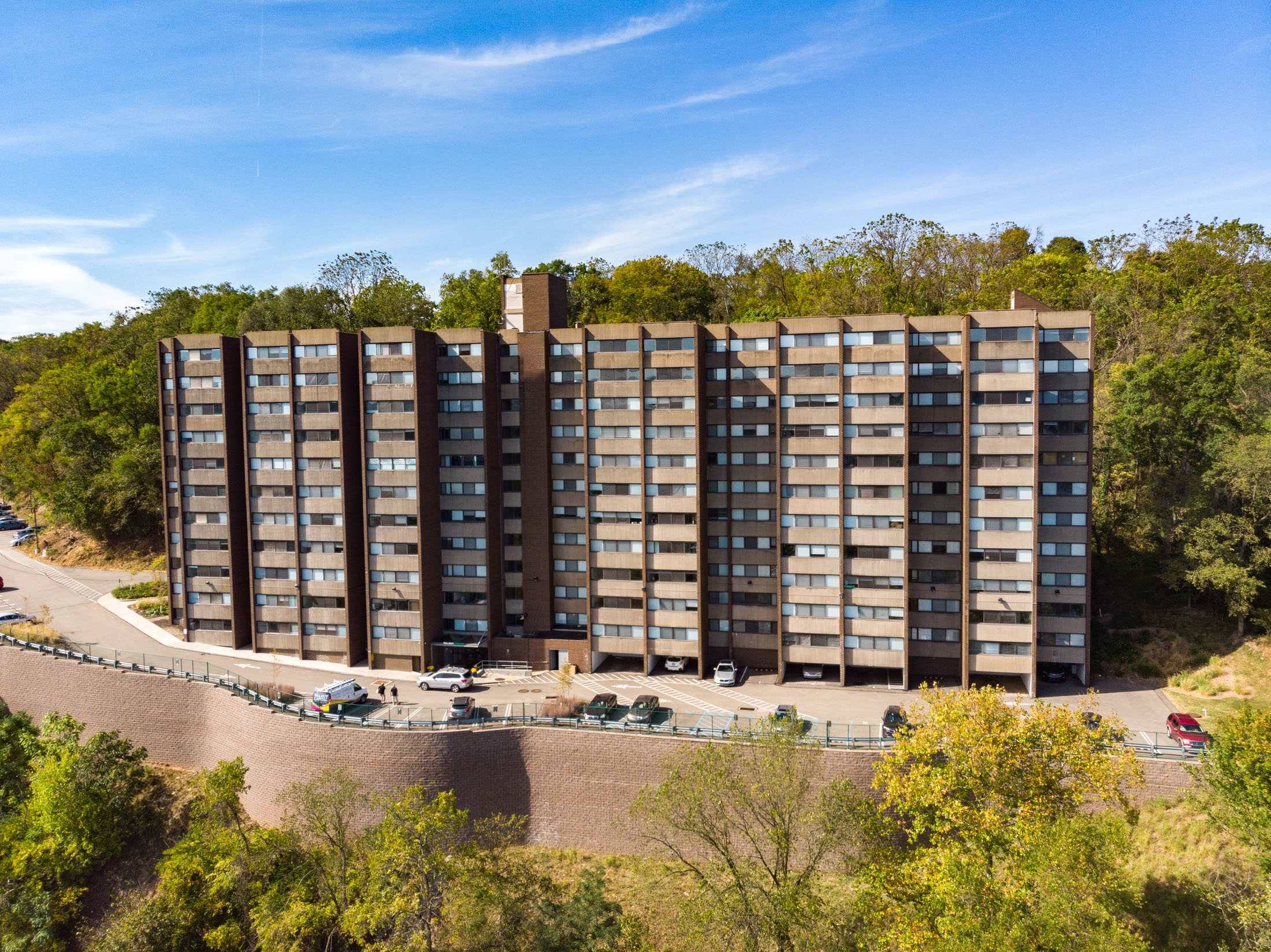 1 & 2-Bedroom Apartments in Pittsburgh, PA | Walnut Towers at Frick Park
