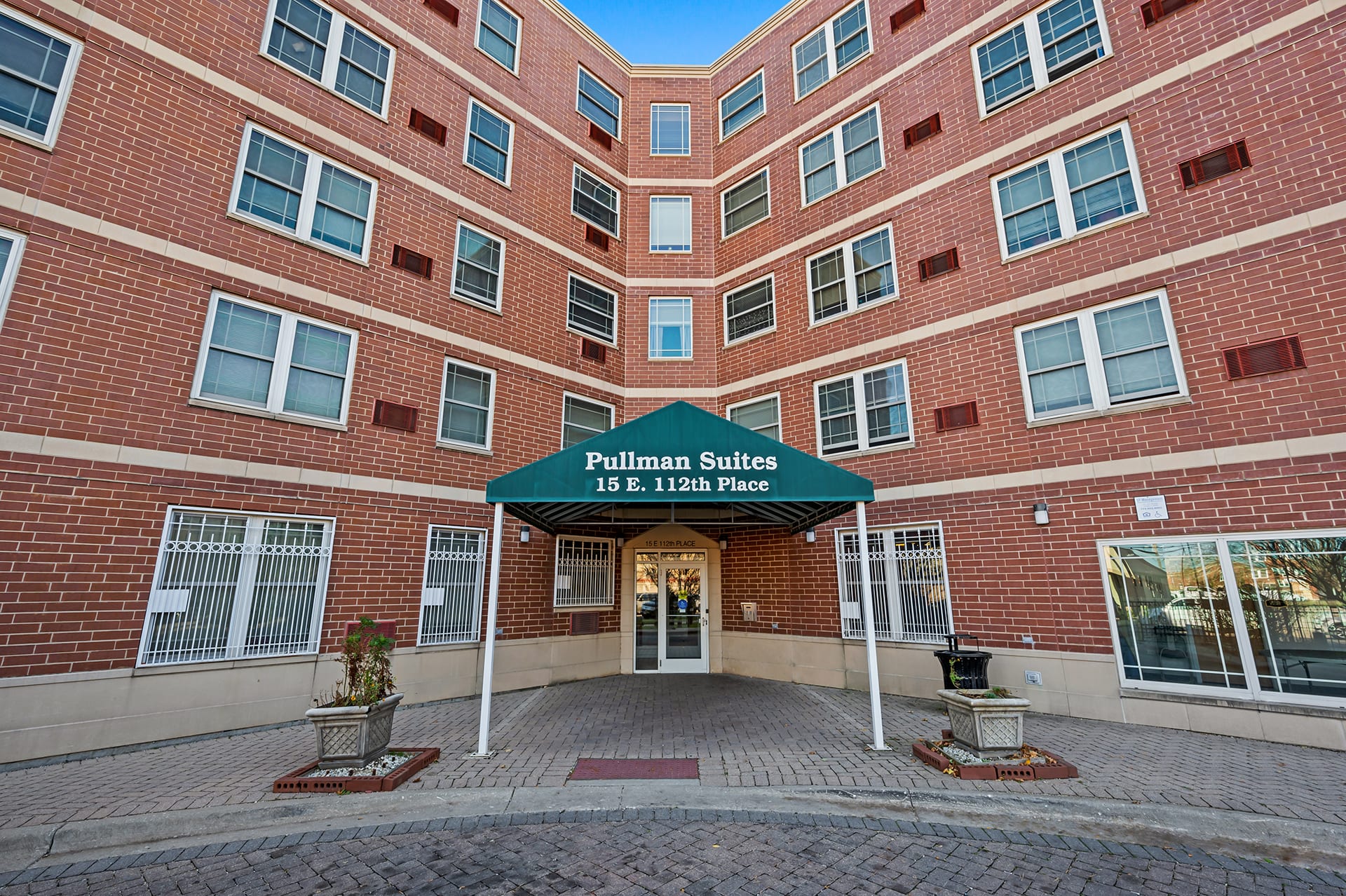 Pullman Suites | Apartments in Chicago, IL