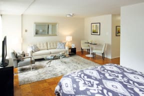 Studio, 1 & 2-Bedroom Apartments in Washington DC | Calvert House