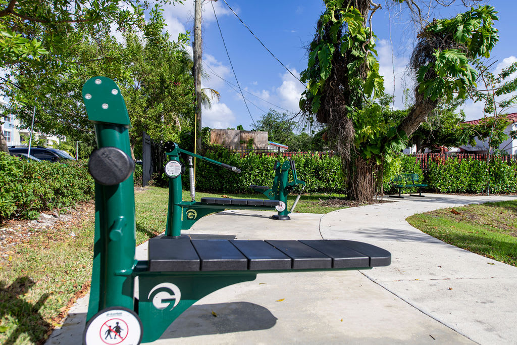 Sunset Pointe Apartment Homes | Apartments in Miami, FL