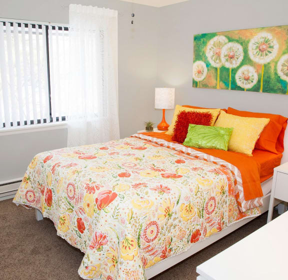 Apartments in Lawrence Indiana | Kingston Square | Home