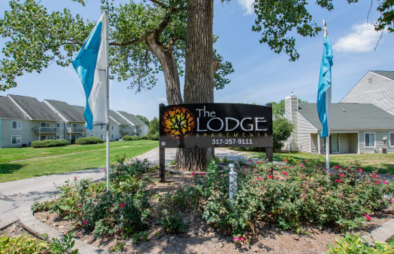 1 & 2 Bedroom Apartments in North Indianapolis, IN | The Lodge Apartments