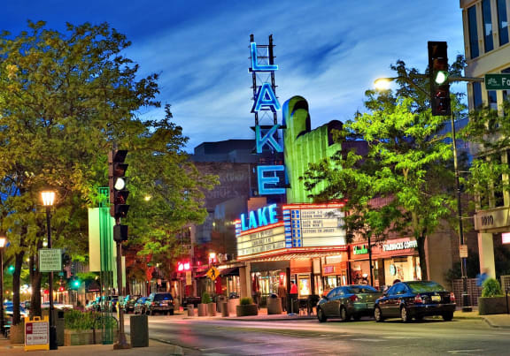 100 Forest Place Apartments | Apartments For Rent in Oak Park, IL