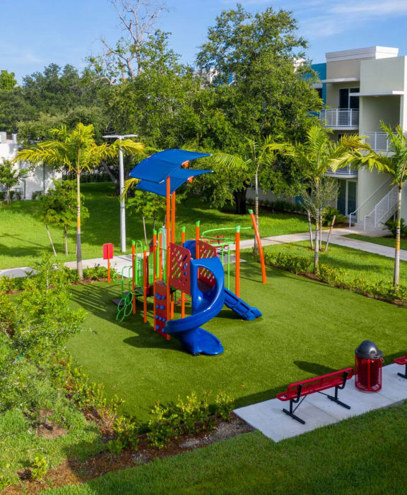 Sunset Pointe I I | Apartments in Miami, FL