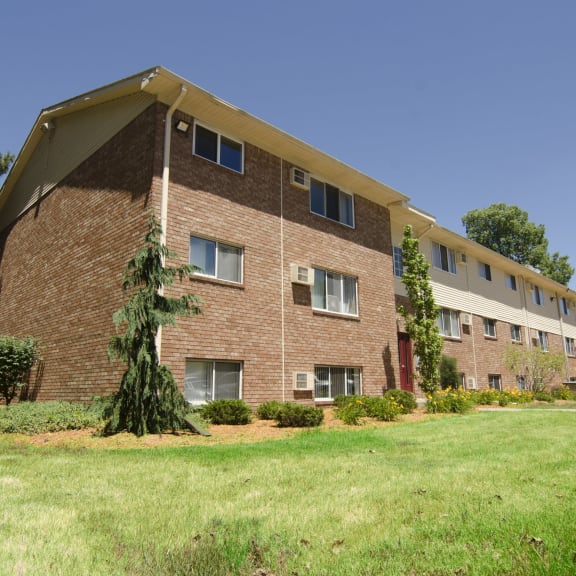 Valley Forge Apartments | Apartments in East Lansing, MI