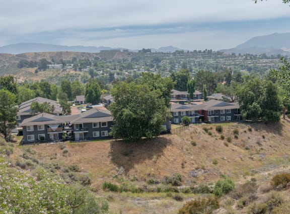 Monterra Ridge Apartments | Apartments in Canyon Country, CA