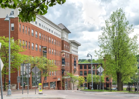 Spinner Place | Winooski, VT Apartments