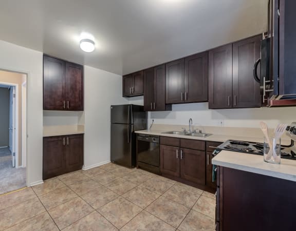 Luxury Apartments in Canoga Park | Parthenia Terrace Apts