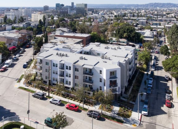 Photos and Video of Grand View Towers in Los Angeles, CA