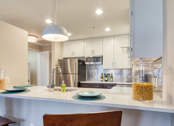 Photos of Deco at CNB apartments in Downtown Richmond, VA