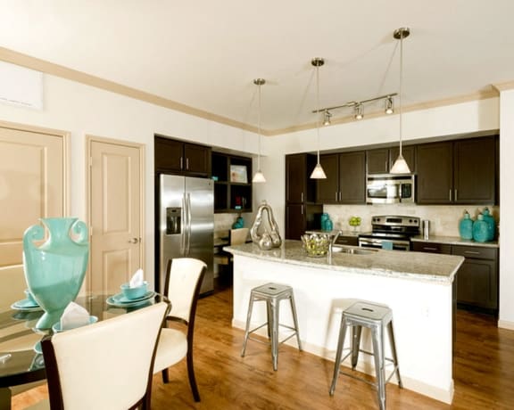 Valencia Place | Apartments in Houston, TX
