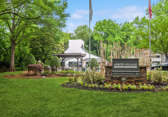 Welcome to Arbor Village Apartments in Charlotte, NC