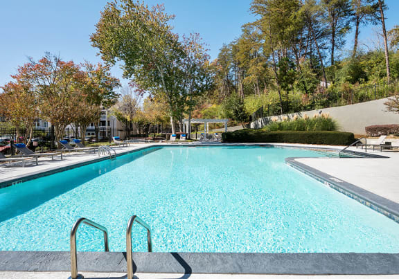 Edgewater at Sandy Springs Apartments | Apartments in Sandy Springs, GA