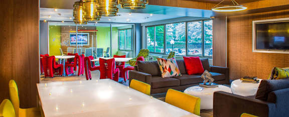 Crystal House* | Apartments in Arlington, VA