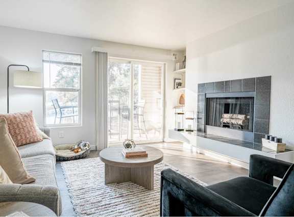 Lake Harbor Apartments in Boise | Edgewater Apartments-NEW | Apartments ...