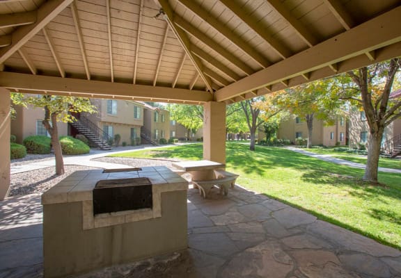 Apartments in Southeast Albuquerque, NM | Cinnamon Tree