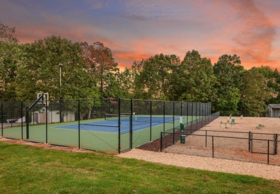 The Summit at Avent Ferry | Apartments in Raleigh, NC