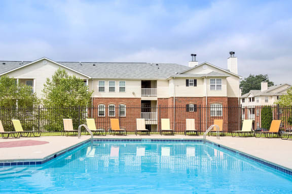 Renovated Apartments in Cincinnati | Fieldstone at Glenwood Crossing